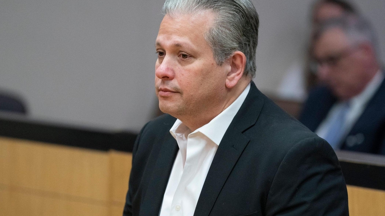 David Ostrove, former executive of Schechter School of Long Island ...
