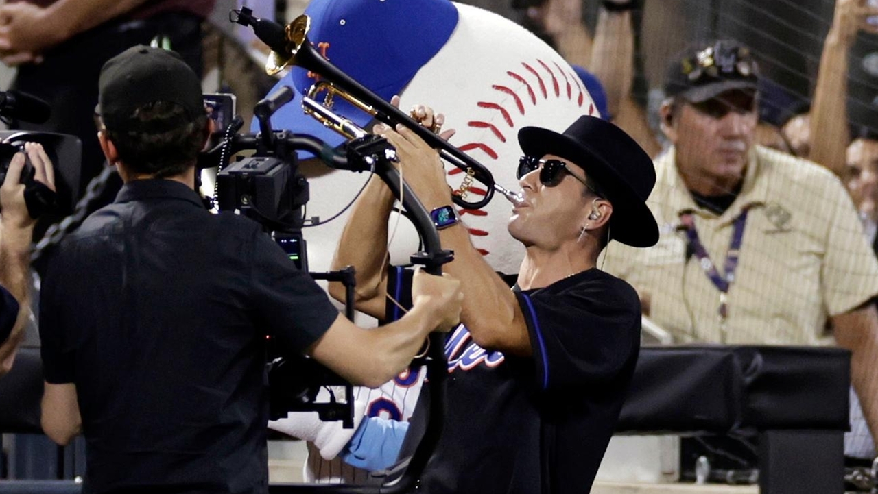 Watch Mets' Edwin Diaz enter to Timmy Trumpet's live performance of ...