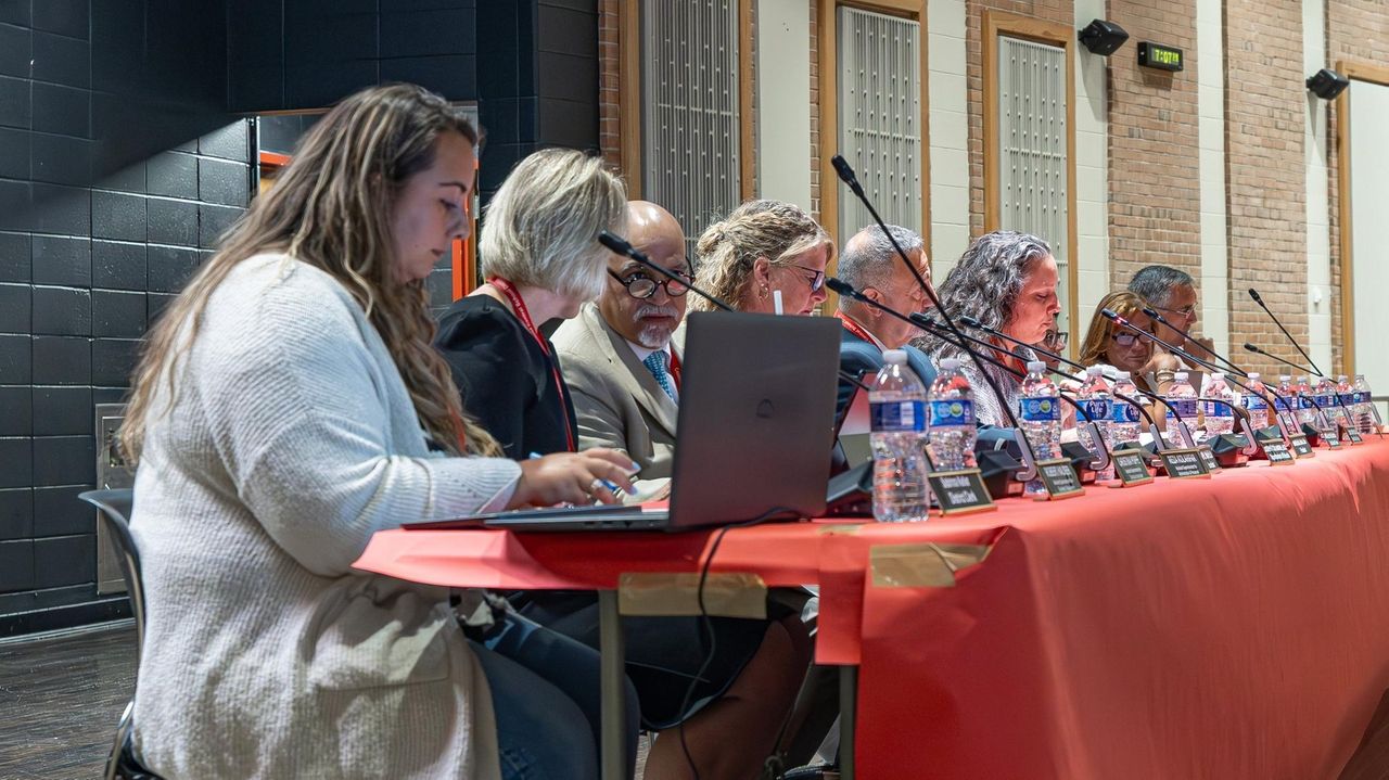 Connetquot community to discuss proposed mascot ban settlement tonight ...