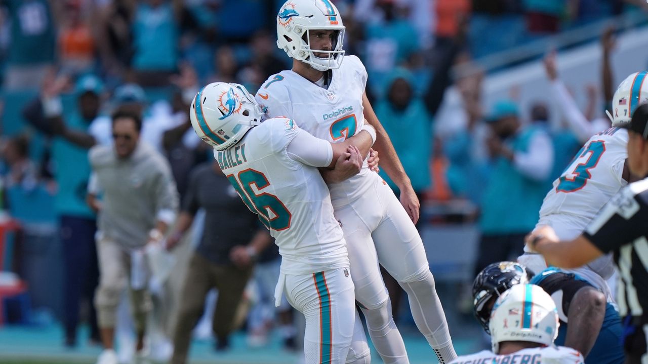 Jason Sanders makes 52-yard field goal as time expires and Dolphins rally past Jaguars 20-17 ...