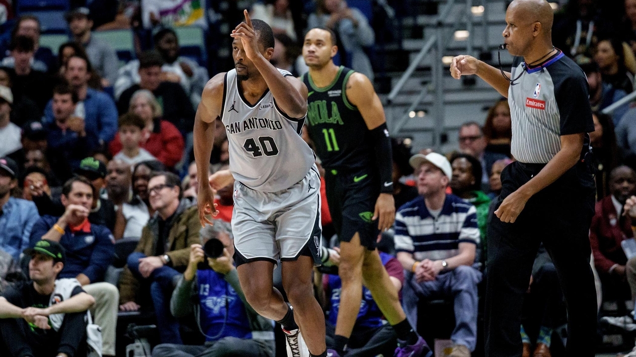Spurs spoil Queen's first triple-double and hold on to beat the ...