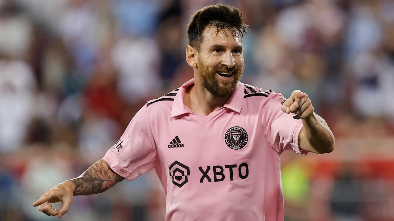 Lionel Messi scores goal as crowds come see his MLS debut against Red ...