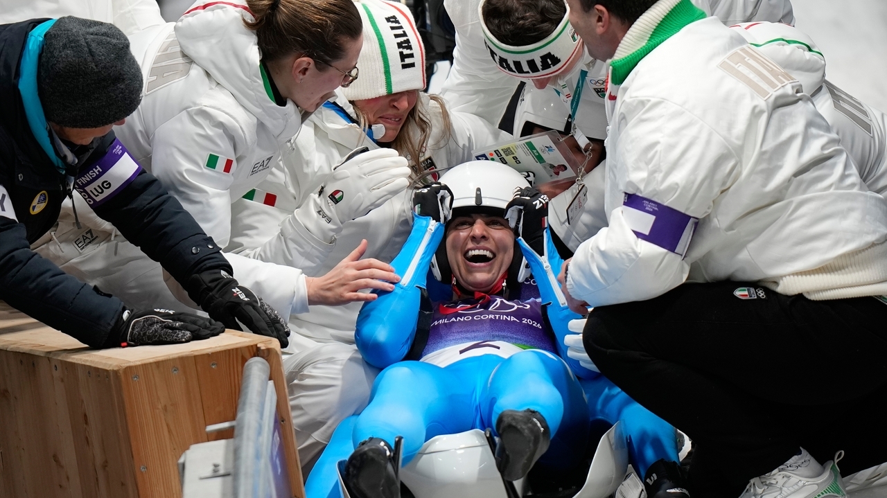 Voetter and Oberhofer give Italy a home-ice win in Olympic women's ...