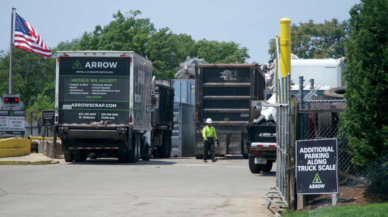 Explosion at Holbrook scrapyard injures 2 - Newsday