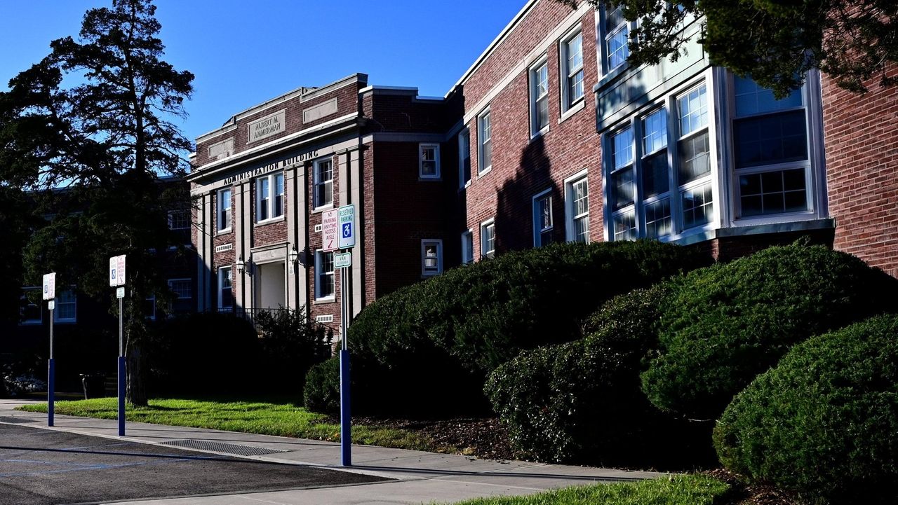 SUNY's ASAP program expands, giving some Long Island community college ...