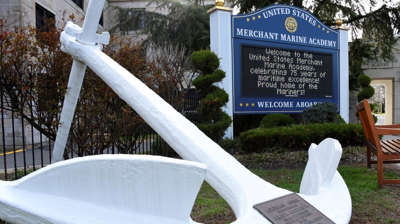 Coast Guard: Cargo ship captain accused of rape surrenders license ...