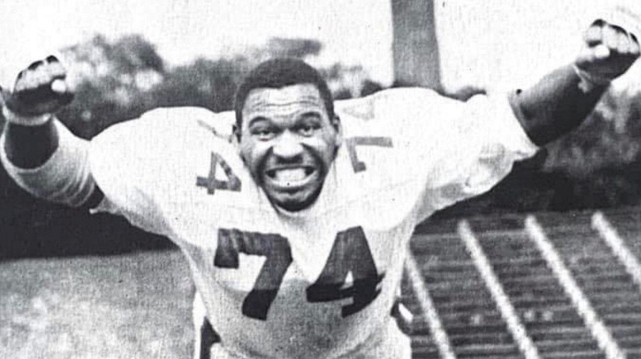 Harvey Palmore, former NFL player and Roosevelt athletic director, dies ...