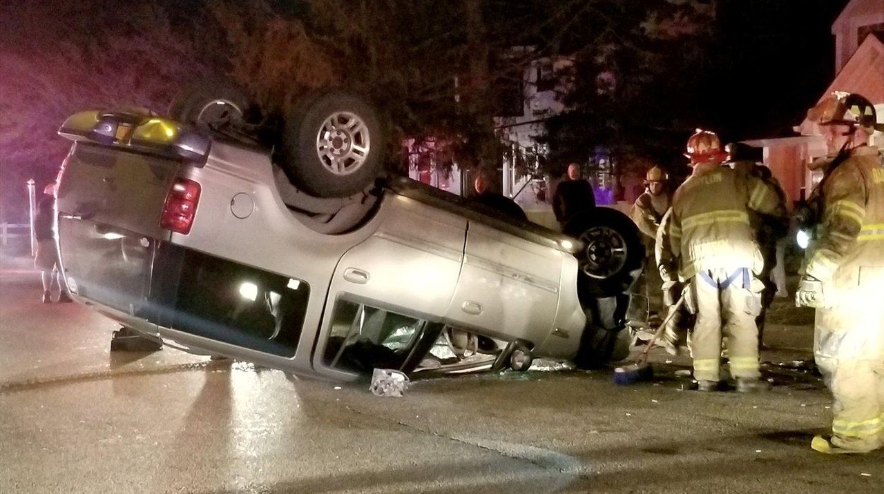 Drunken driver flips SUV in Babylon, Suffolk cops say - Newsday
