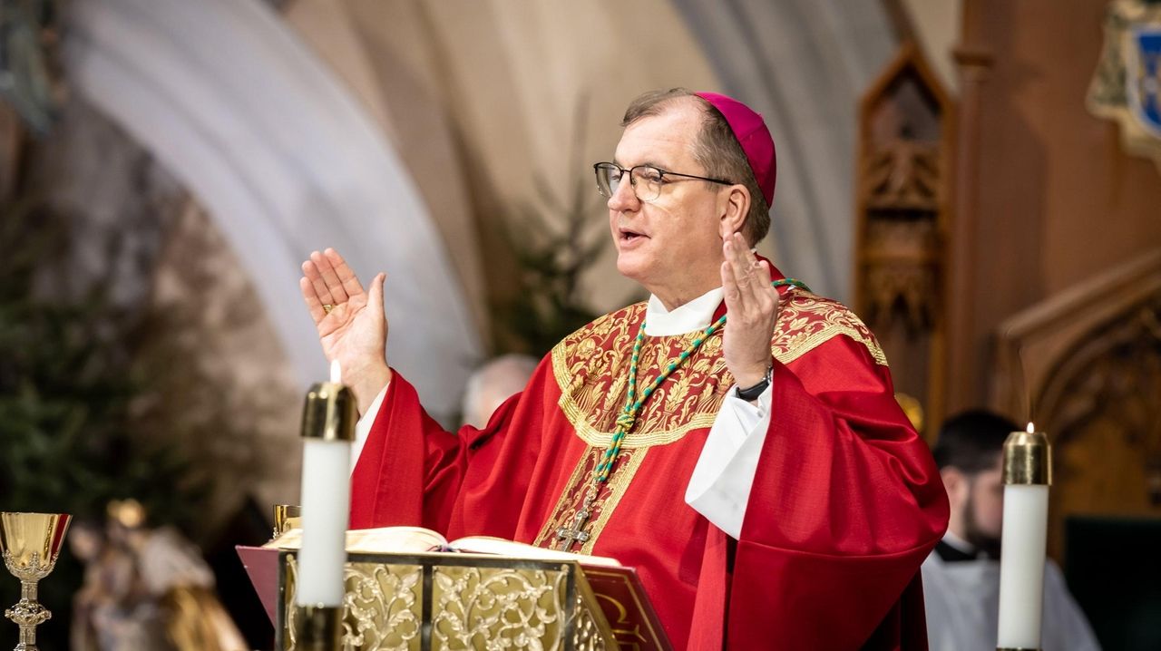 Pope Benedict XVI praised at memorial Mass - Newsday