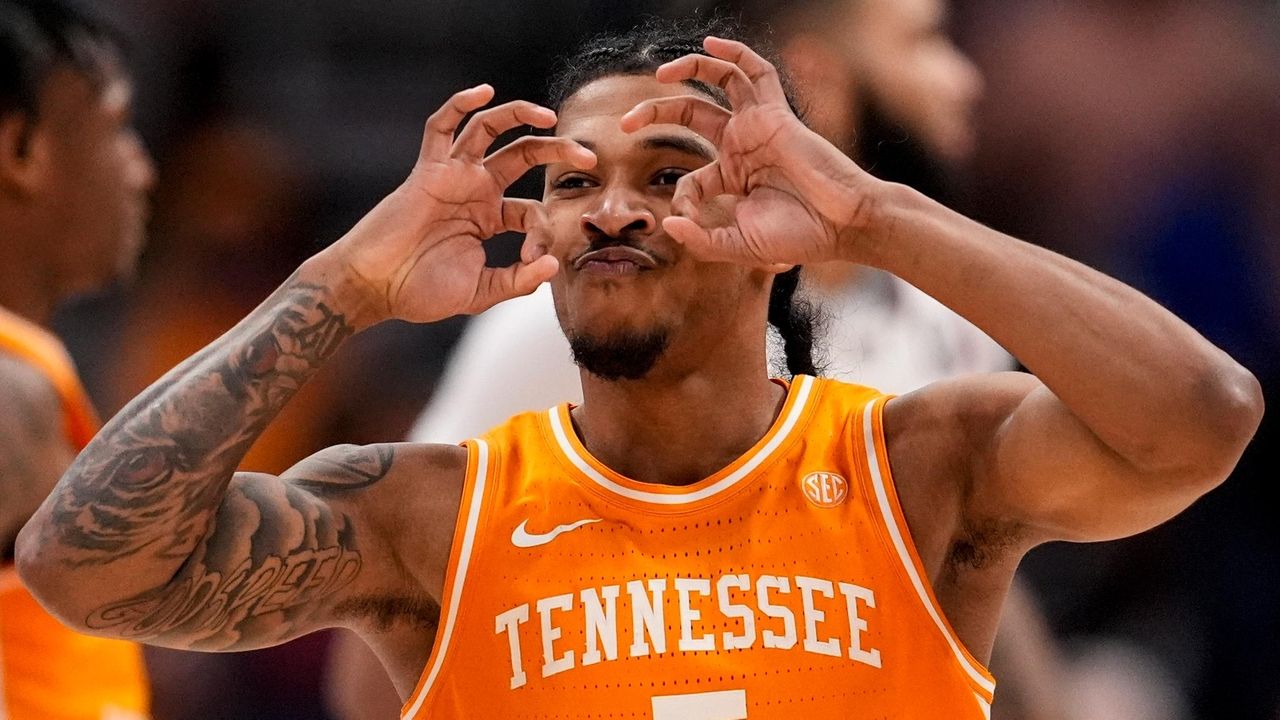 No. 8 Tennessee downs No. 3 Auburn 70-65 to reach SEC Tournament championship game - Newsday