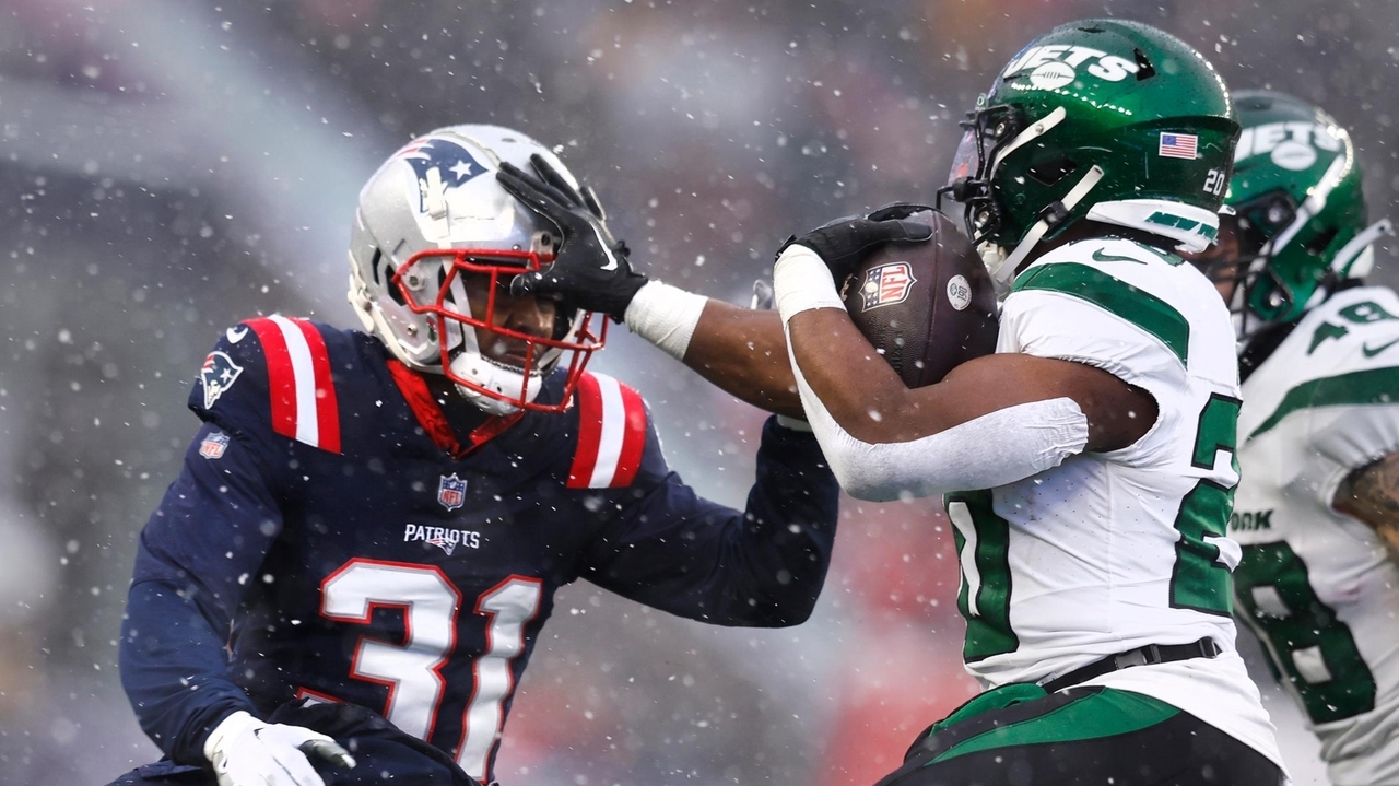Jets' Breece Hall sets career high with 178 rushing yards vs. Patriots - Newsday