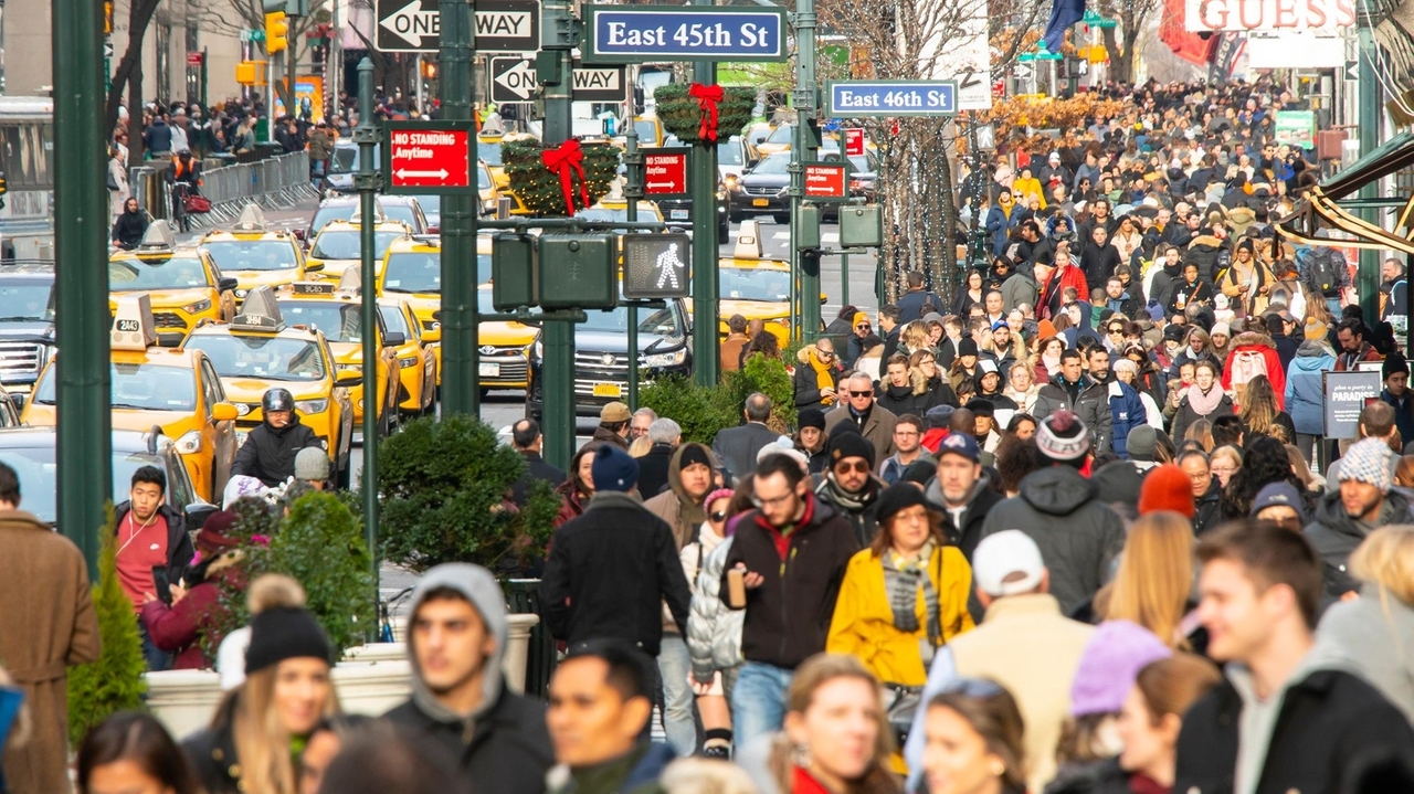 Siena poll: Half of NYers say they worry about safety in public places ...