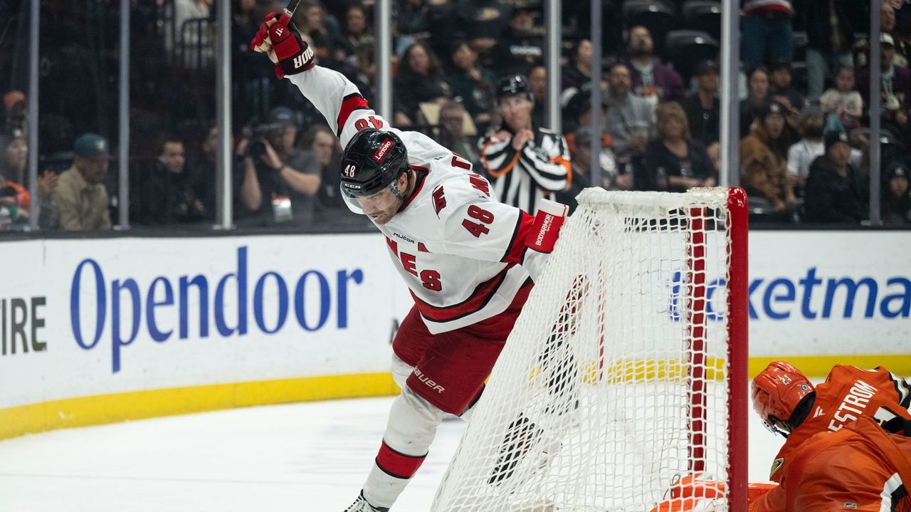 Taylor Hall scores his 6th career hat trick in the 3rd period, leading ...