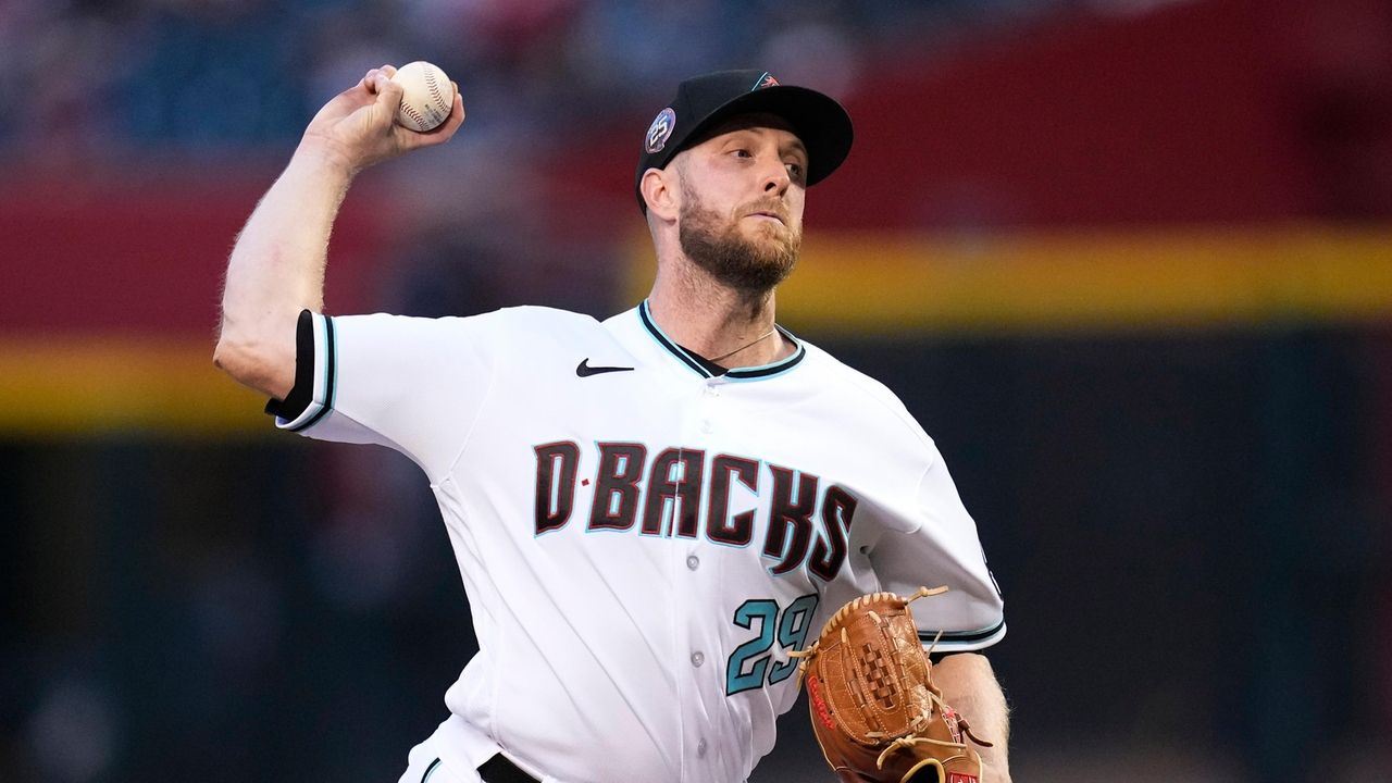 Arizona's Merrill Kelly throws 6 hitless innings vs. Brewers - Newsday