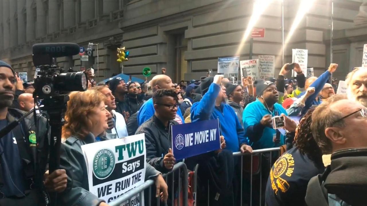 Transit workers jeer MTA head Pat Foye at rally over contract dispute ...