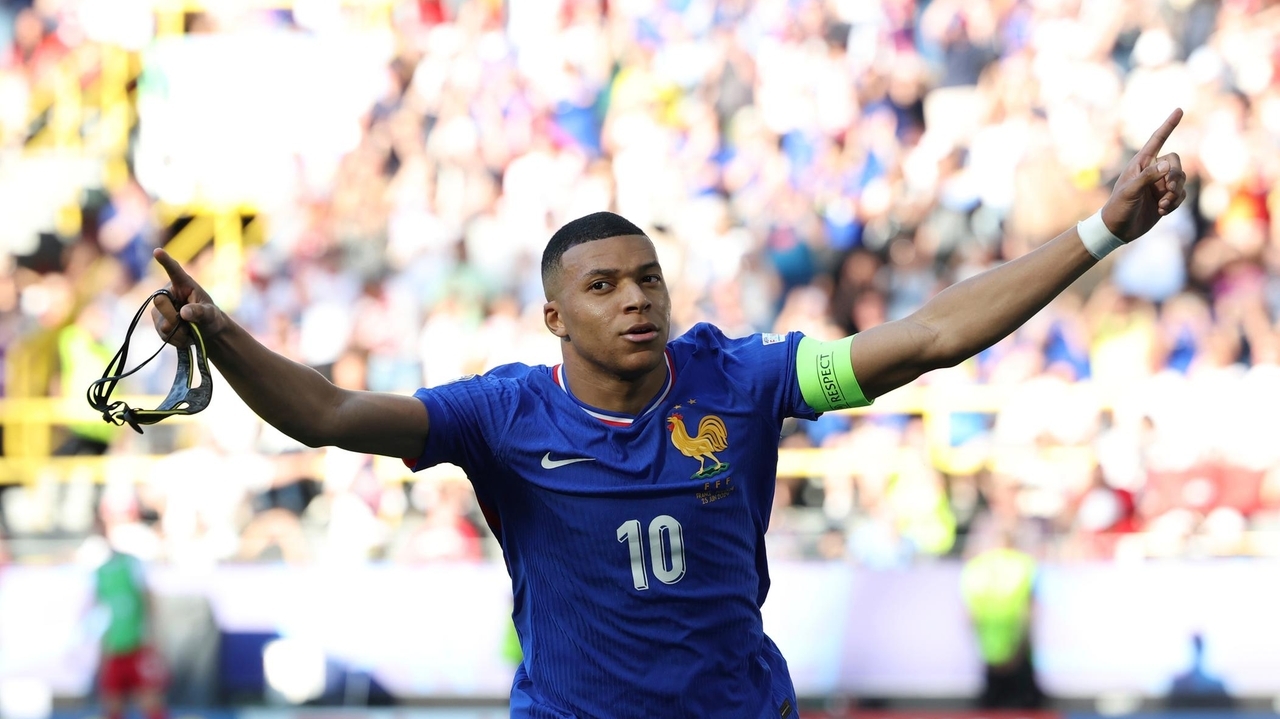Kylian Mbappé scores on return from broken nose and France draws 1-1 ...