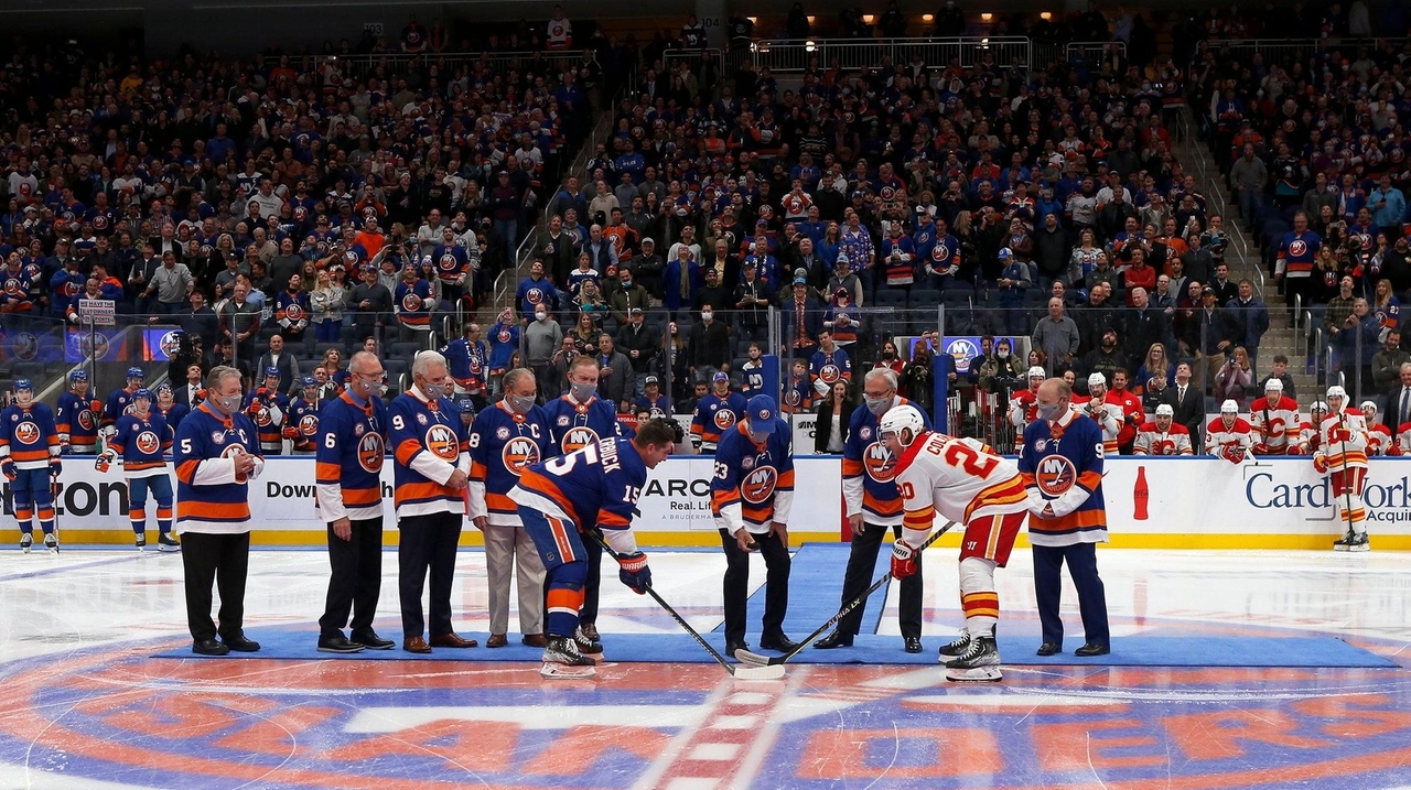 Best: Isles fans finally get their turn to celebrate new arena - Newsday
