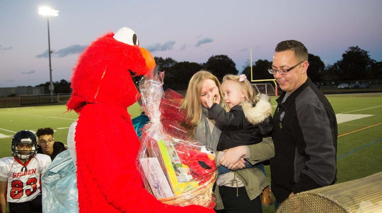 How Newfield football team helped make 3-year-old's wish come true ...
