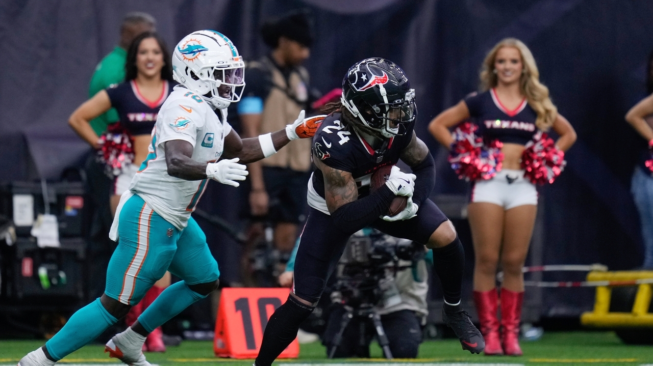 Collins has 2 TD catches, Texans force 4 turnovers in 20-12 win over ...