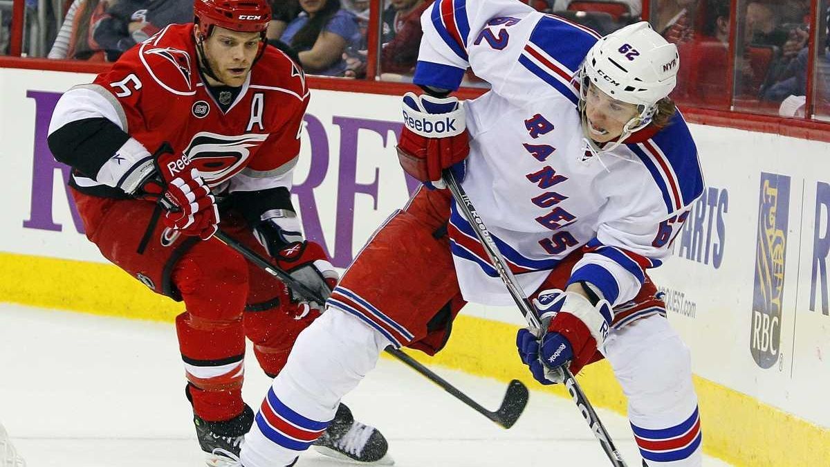 Surging Rangers hit road against sagging Devils - Newsday