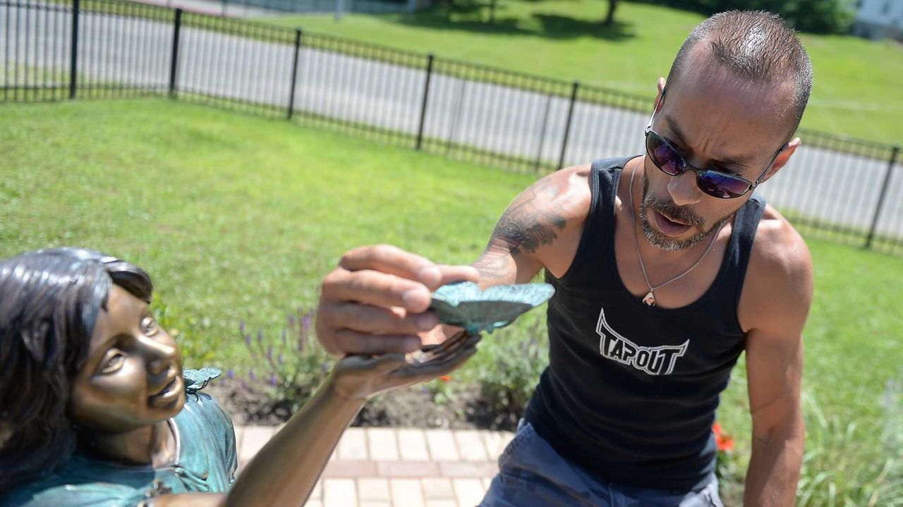 Statue of boating victim Victoria Gaines, 7, damaged - Newsday