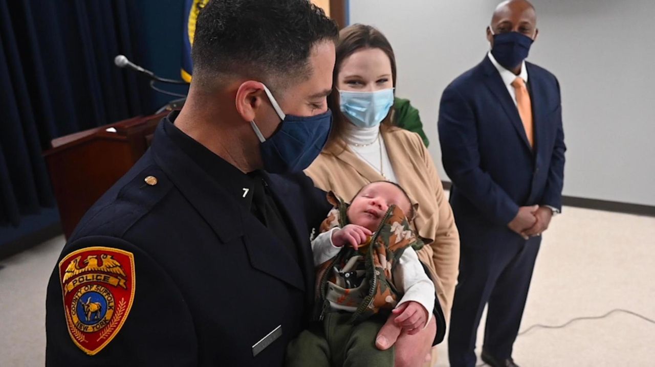 Baby, parents reunited with Suffolk cop who helped with unexpected ...
