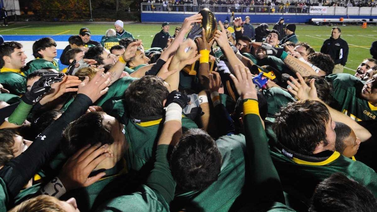Lynbrook football: 2010 Class III champs - Newsday