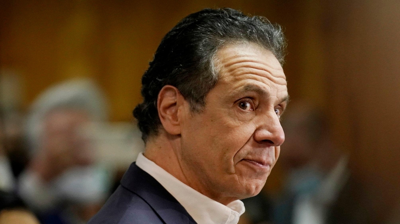 Sources: Cuomo digs in to fight harassment accusations; staff deflated ...