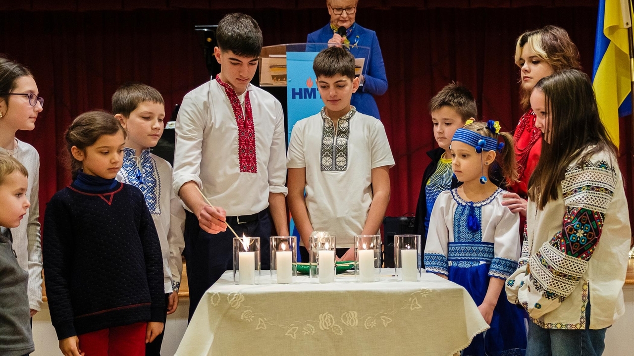 Glen Cove rally backs Ukraine's long-term survival and end to war - Newsday