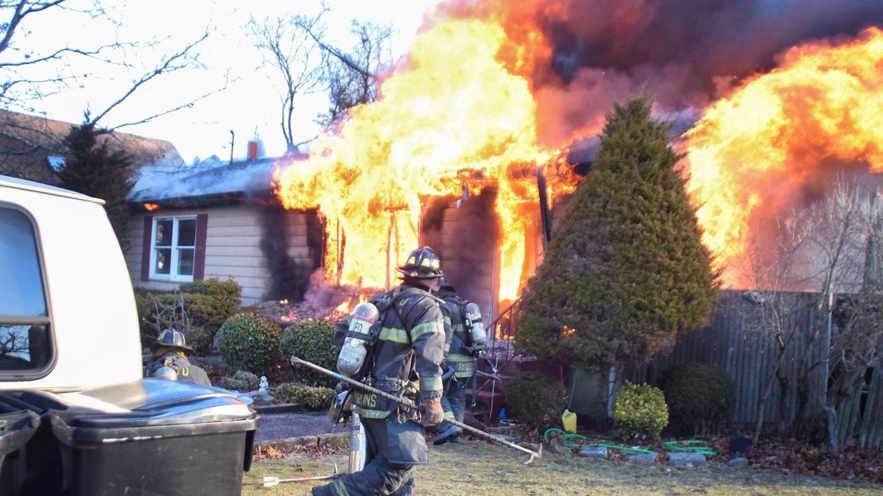 Islip house fire: 1 woman killed - Newsday