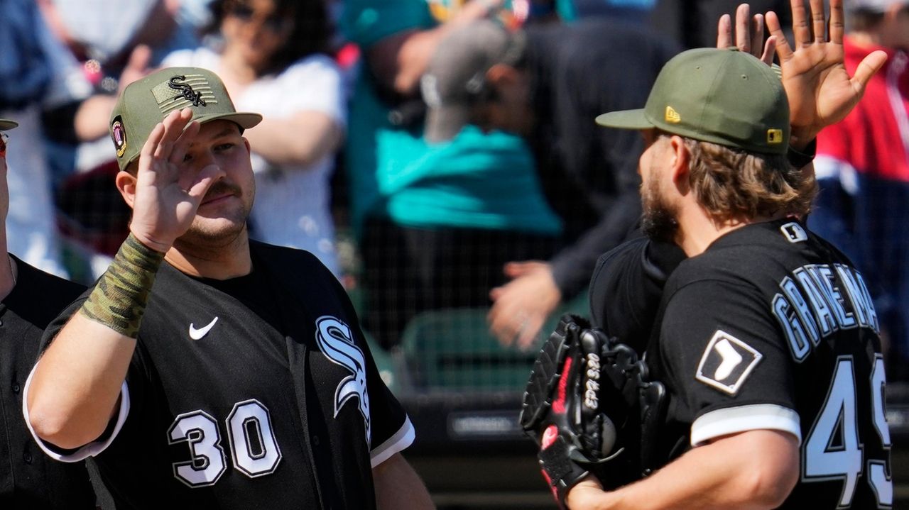 Hot-hitting Burger, Giolito lead White Sox past Royals 5-1 - Newsday