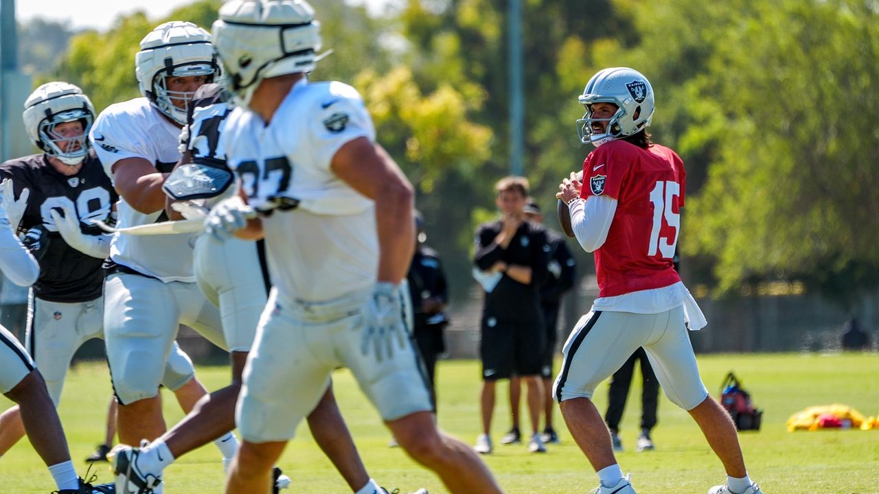 Raiders QB competition is tight entering preseason game at Minnesota ...