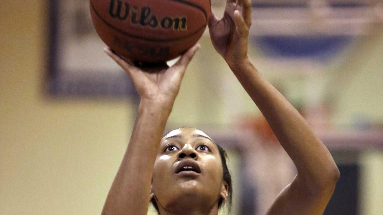 Wilson steps down to pick Dowling up - Newsday