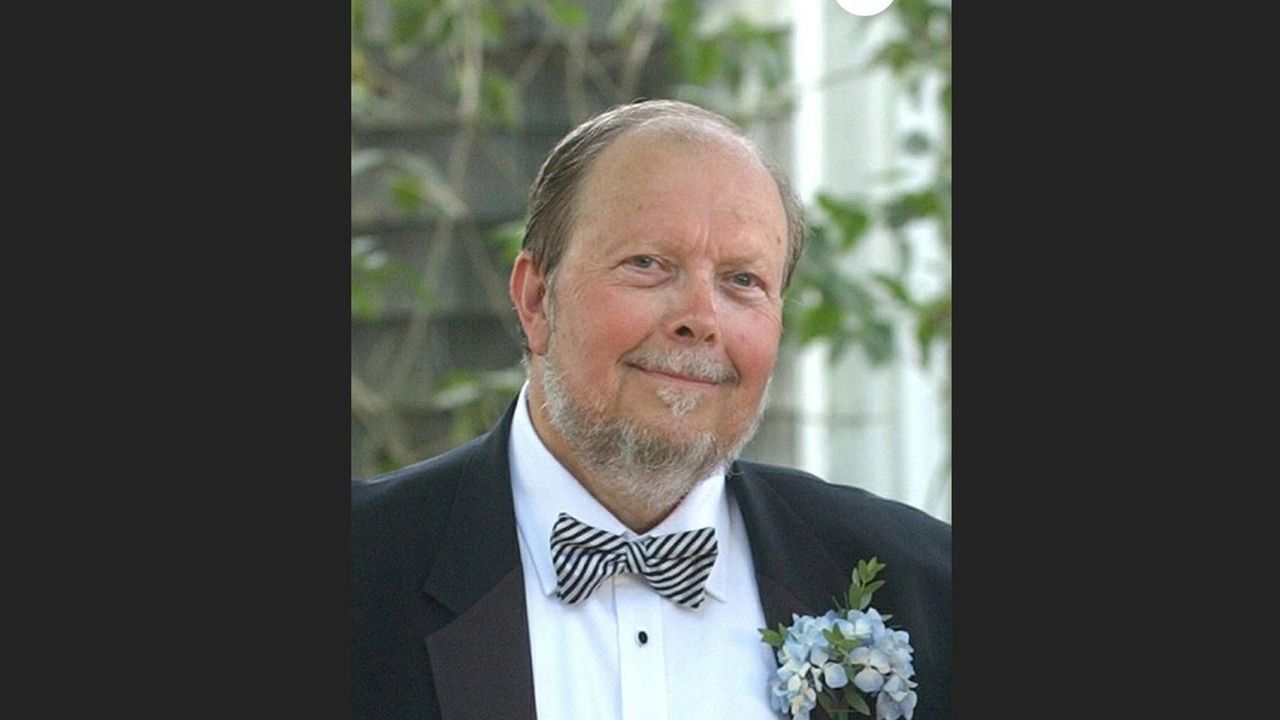 SCCC English professor, Oakdale poet Russ Steinke dies at 90 - Newsday