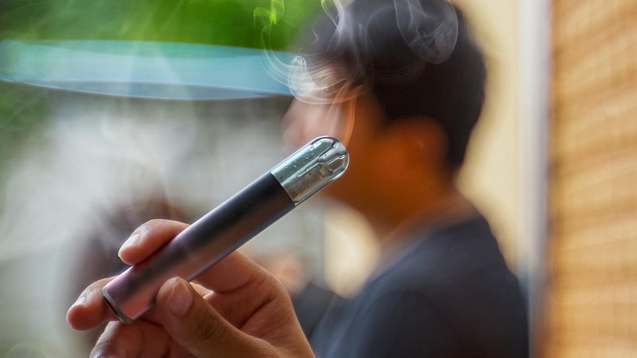 Rise in marijuana vaping in LI schools - Newsday