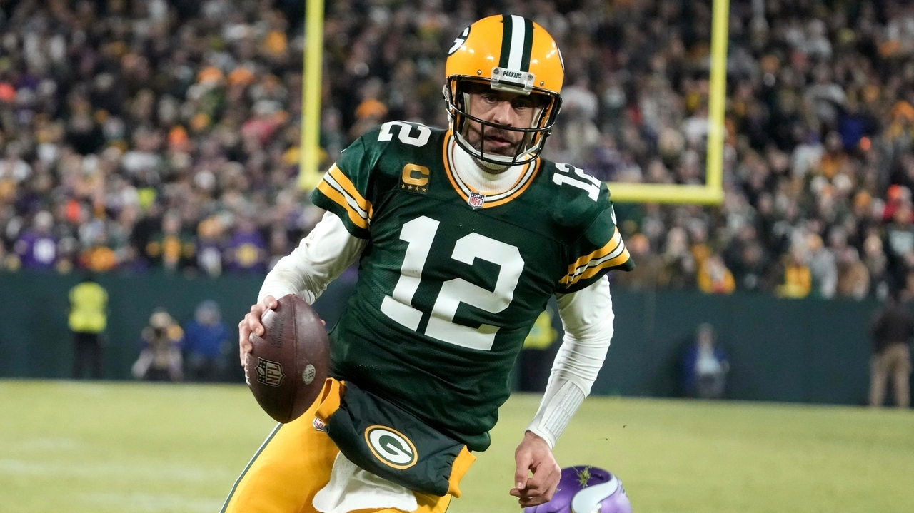 NFL Week 18 picks: Packers punch ticket to playoffs; Titans-Jags a ...