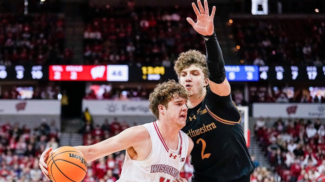 Max Klesmit's 24 points help No. 15 Wisconsin top Northwestern 71-63 ...