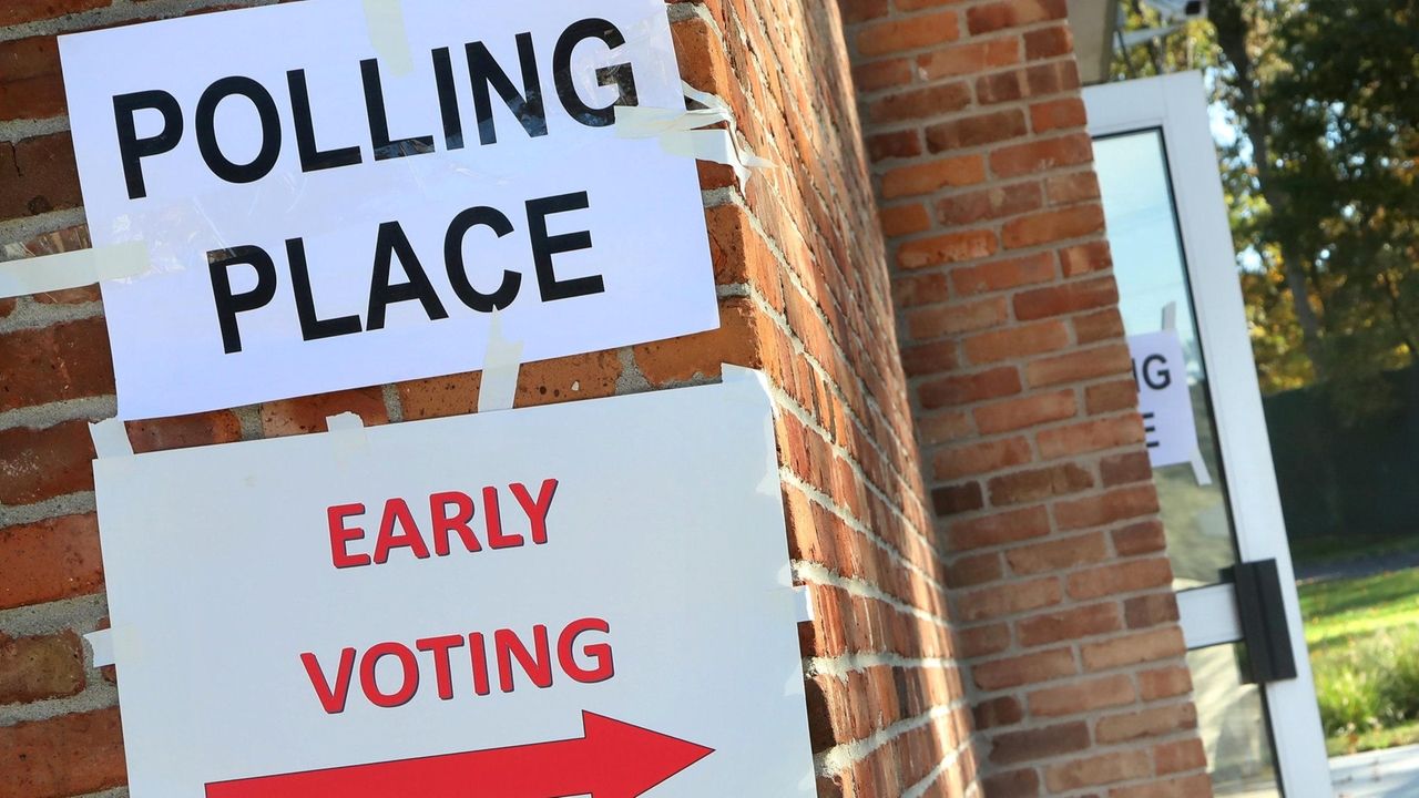 Suffolk County term limits get referendum vote - Newsday