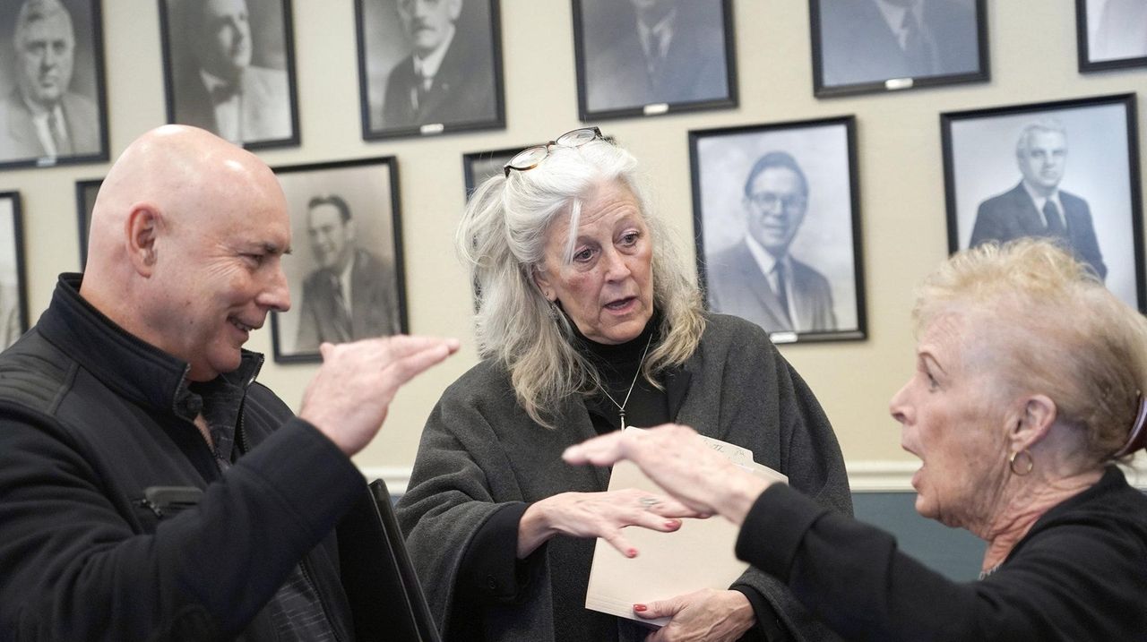 Lindenhurst residents think pump may be partial solution to street ...