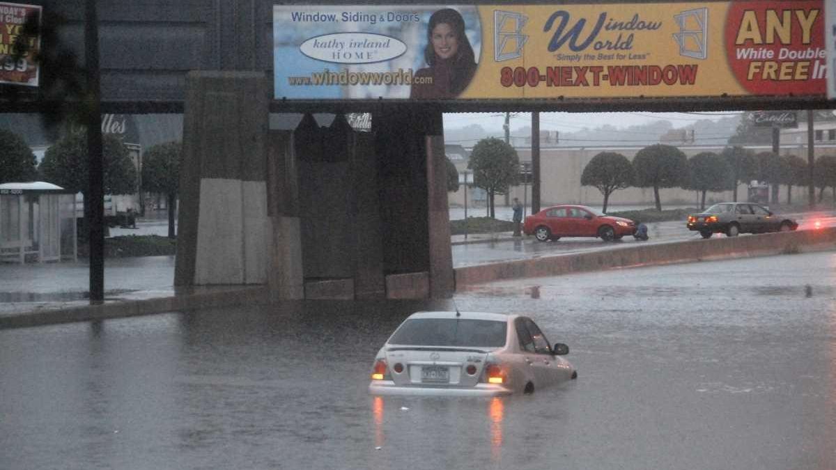Rescue workers save rain-stranded drivers - Newsday