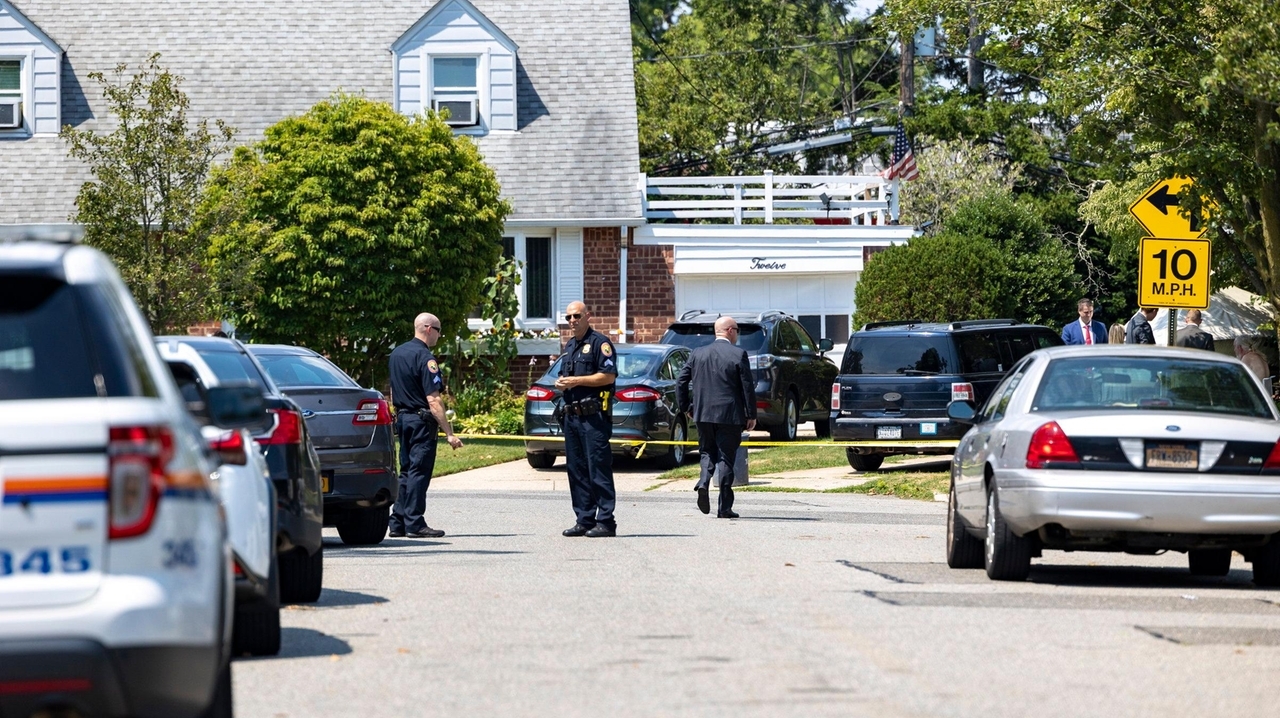 Woman, 70, dies of injuries in Albertson dog attack, police say - Newsday