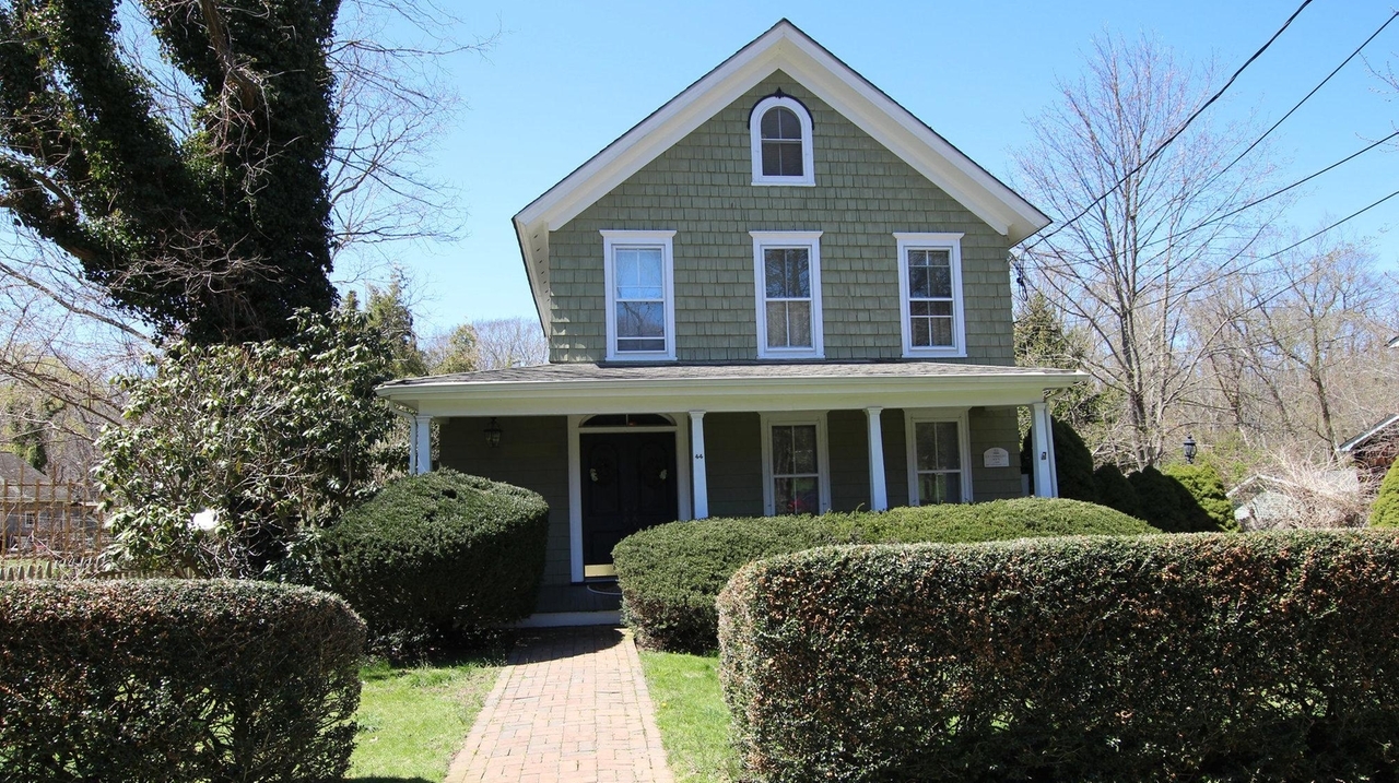 Setauket house with bridge lists for $574,999 - Newsday
