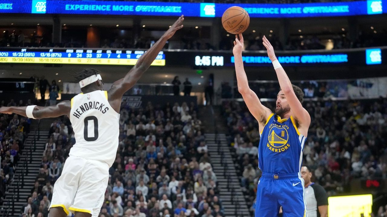 Klay Thompson sent to the bench for the first time since 2012, responds ...