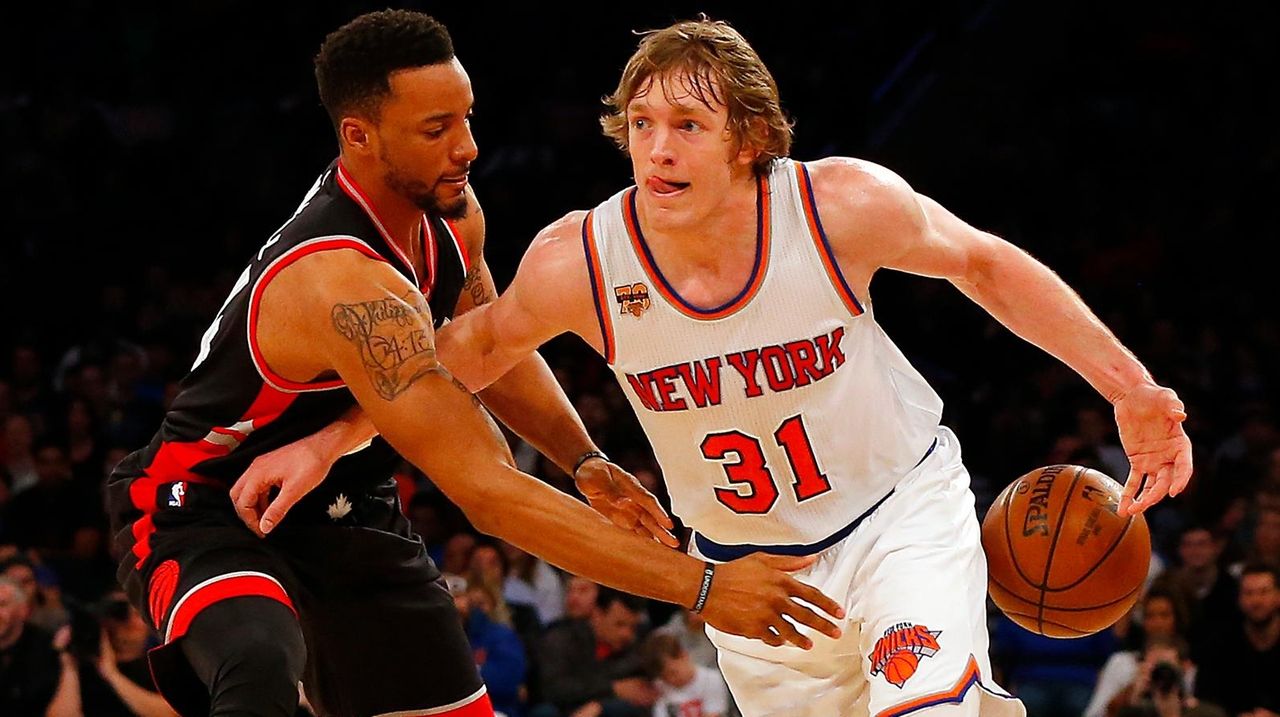 Knicks, point guard Ron Baker agree on a new deal as free agency begins ...