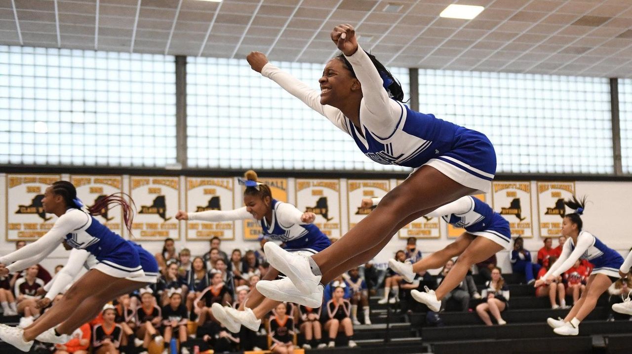 Wantagh cheerleading competition - Newsday