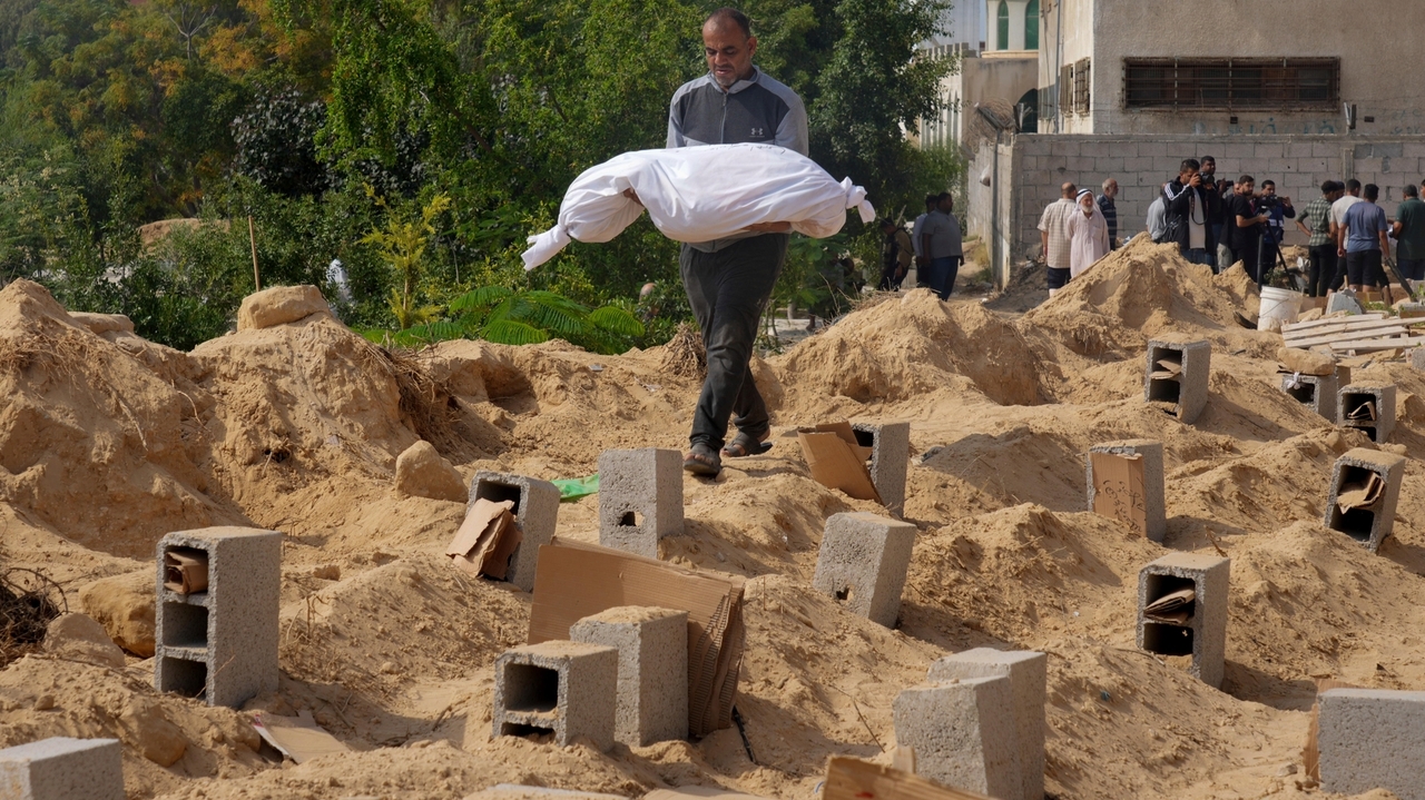 Mass graves, unclaimed bodies and overcrowded cemeteries. The war robs ...