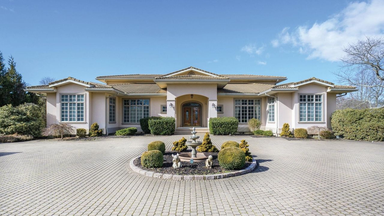 Islip estate for sale on waterfront has pool, 'country club' style ...