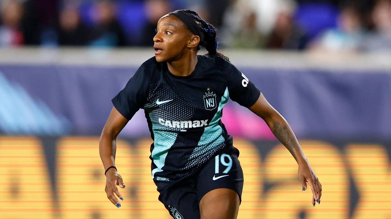 LI's Crystal Dunn debuts with Gotham FC in Challenge Cup - Newsday