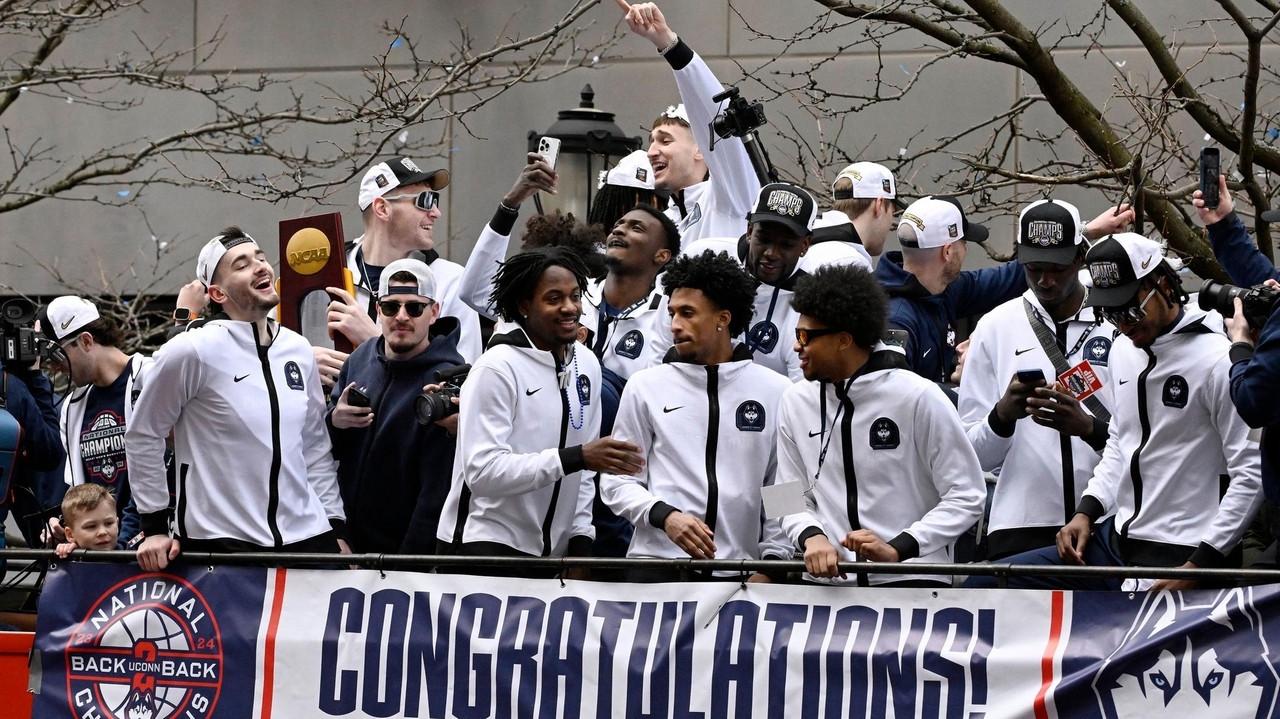 Back to back! UConn fans gather to celebrate another basketball ...