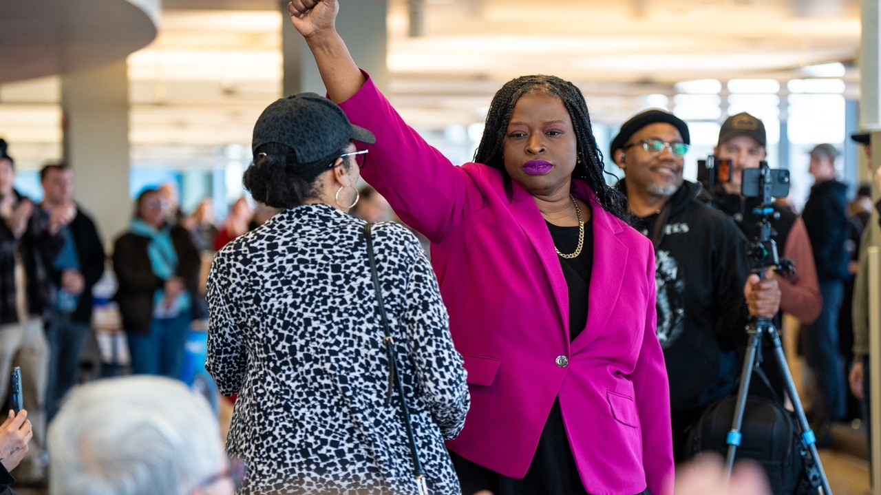 Minnesota activist releases video of arrest after manipulated White ...